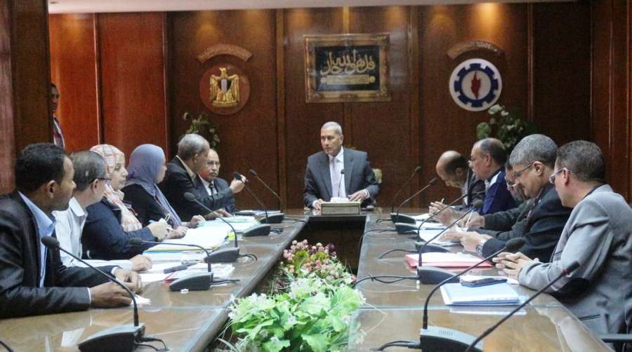 قرارات فورية لمحافظ السويس في اللقاء الجماهيري الرابع اهمها للمعلمين ...